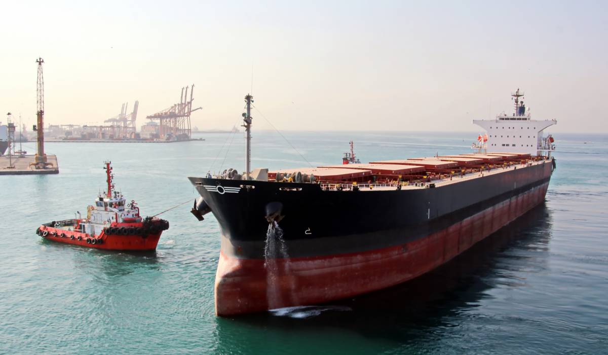 Statek-widmo może eksplodować w każdej chwili. Pod pokładem ponad ...