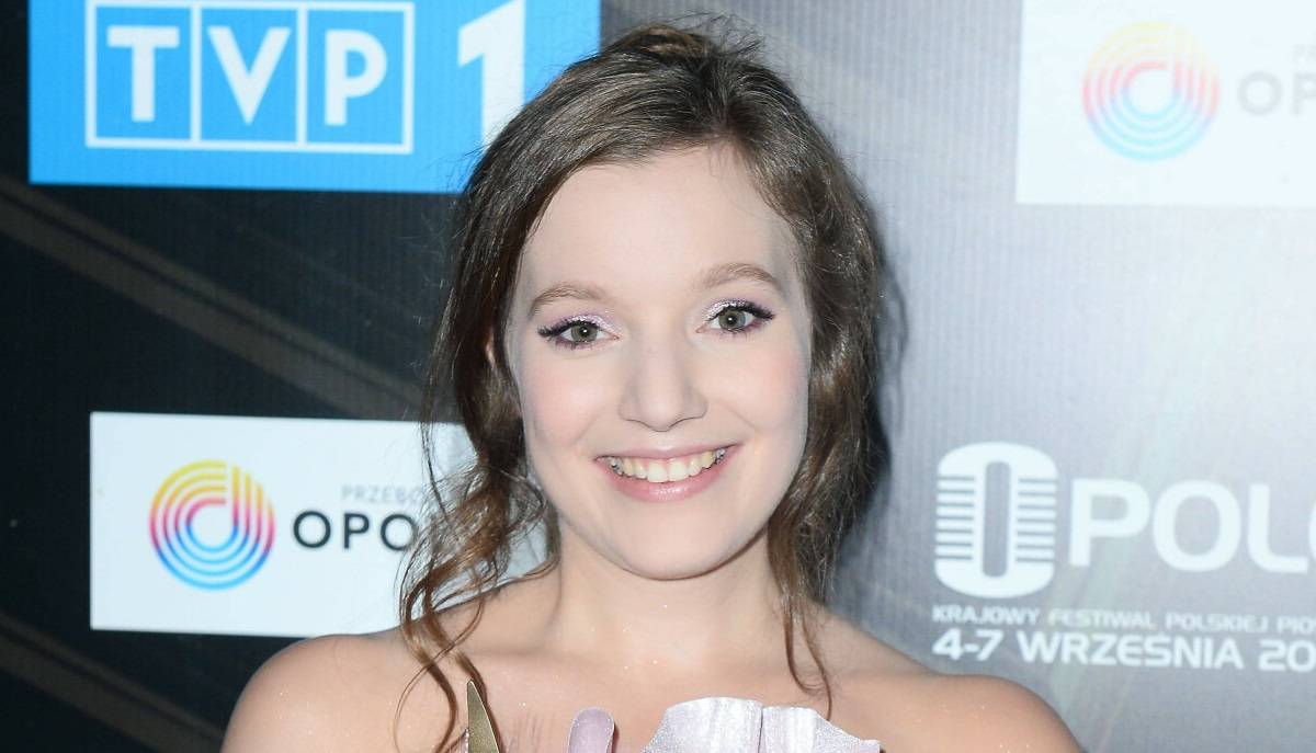 sanah odpoczywa... podczas podróży autobusem miejskim? Nie uwierzycie - Muzyka - MAXX News | RMF ...