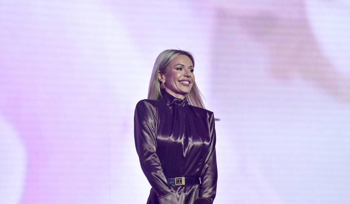 Oto mężczyzna, który pojawił się u boku Dody! Nie uwierzysz, kim jest ...