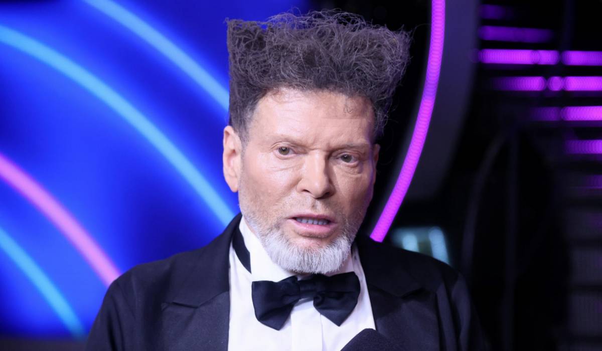 Impreza za 100 tysięcy złotych, w prezencie dwa samochody. To Rutkowski ...